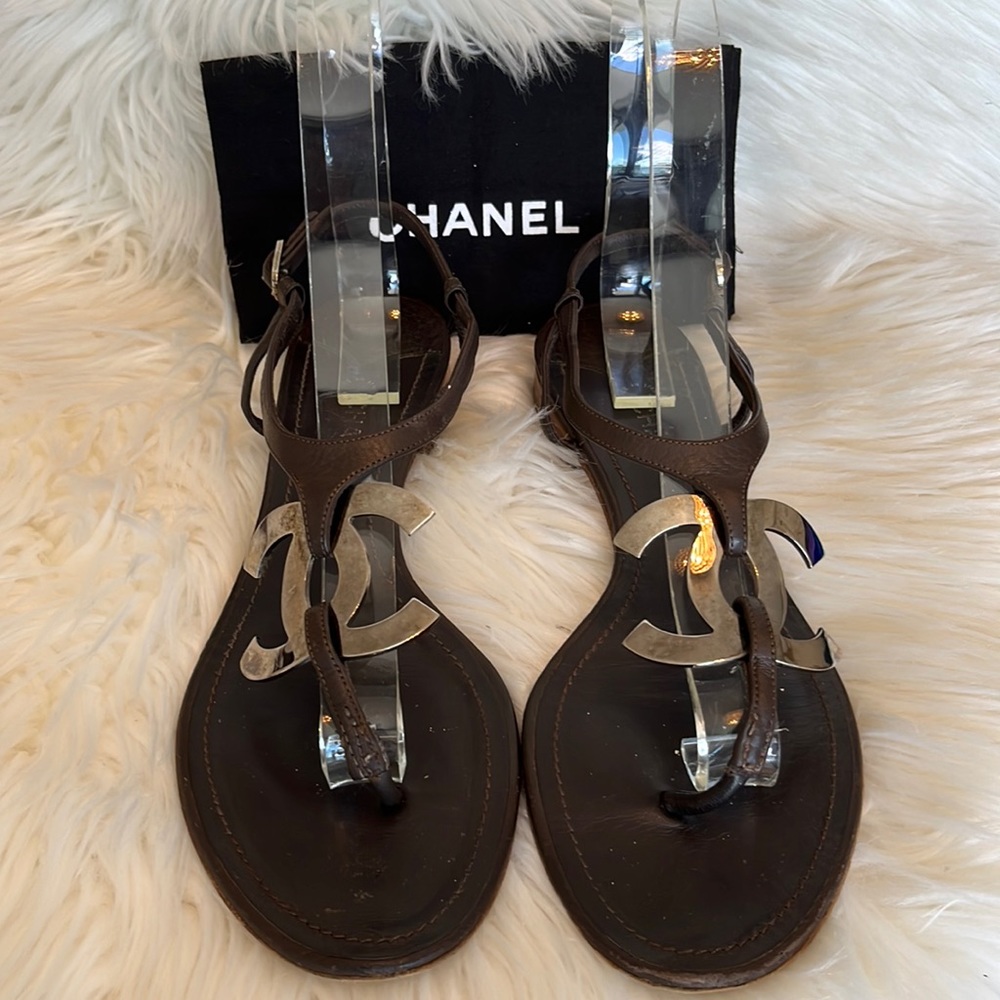 Authentic Chanel Brown Leather Interlocking Cc Thongs… - Gem